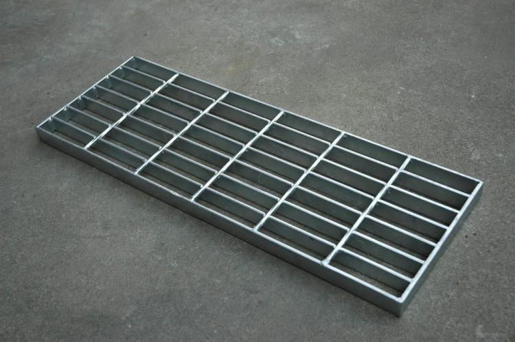 齿形钢格板 防滑网格踏步板 石油化工厂走道steel grating plate