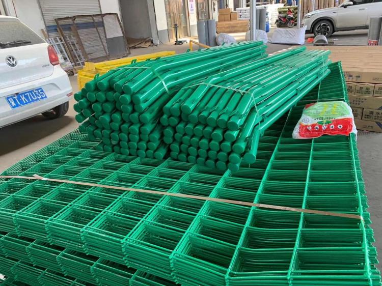 养殖护栏网 圈鸡围栏网 浸塑荷兰网现货批发galvanized /stainless steel /pvc coated welded wire mesh