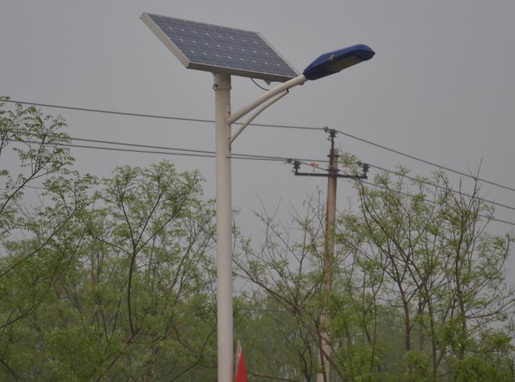 太阳能LED路灯厂家 太阳能LED照明路灯多少钱 学校太阳能节能路灯定制